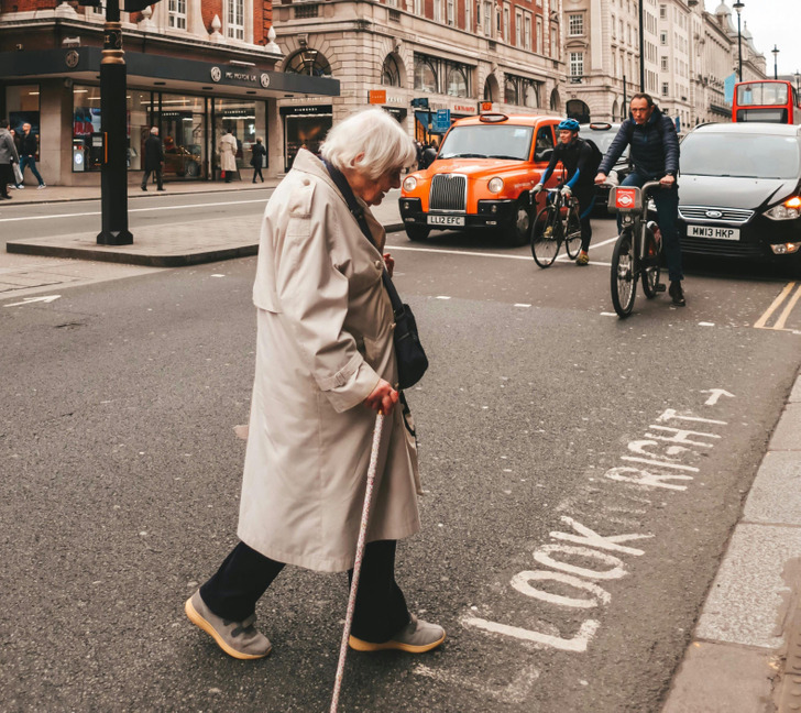 16 Moments That Show Kindness Is the Strength the World Needs / Bright Side