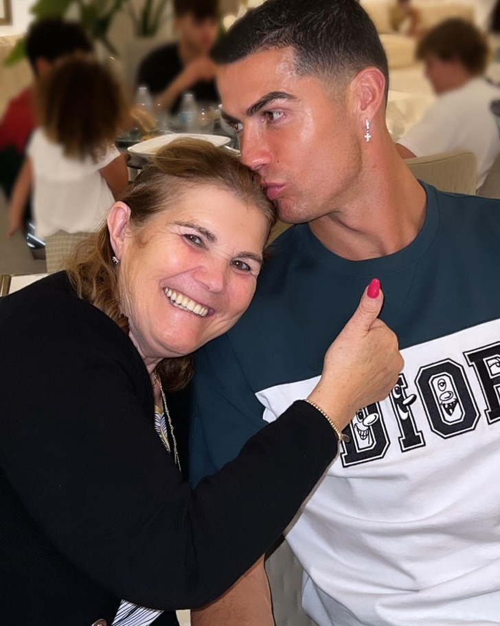 Cristiano Ronaldo Reveals The Real Reason Why He Still Lives With His Mom Cristiano Ronaldo Reveals The Real Reason Why He Still Lives With His Mom